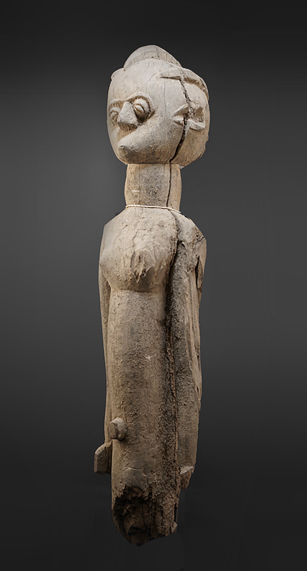 A fragmentary female Lobi sculpture – Galerie Wolfgang Jaenicke